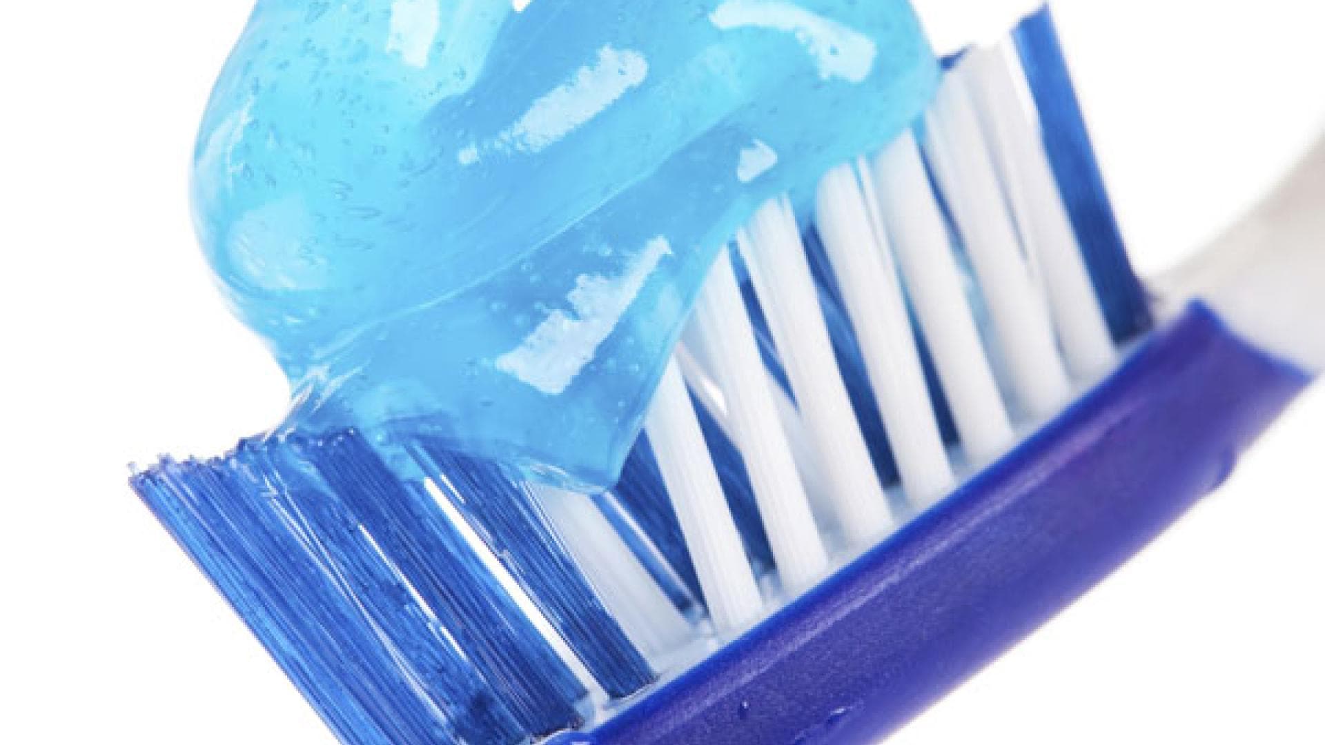 Zahnpasta mit Fluorid