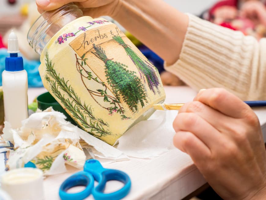 Serviettentechnik: So funktioniert der DIY-Trend!