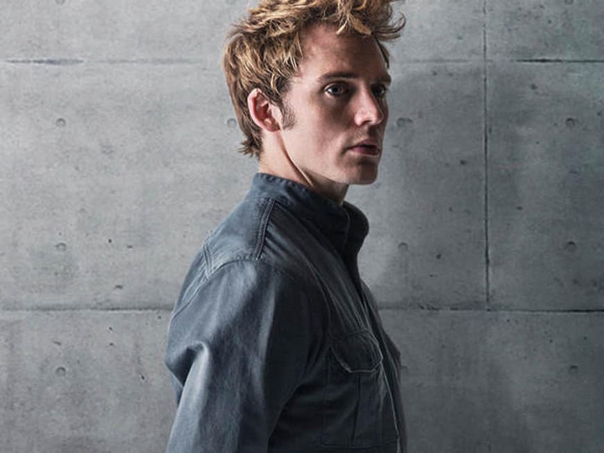 Finnick (Sam Claflin) in Distrikt 13