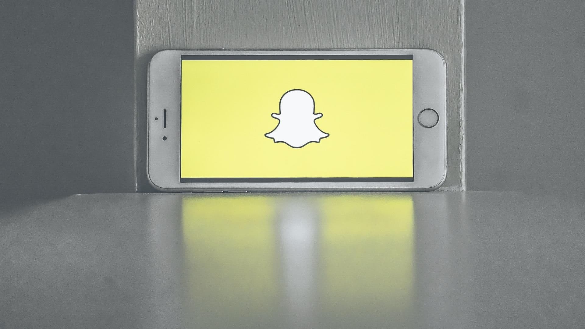Snapchat: Neuer Filter "Time Machine" verändert sofort dein Alter!