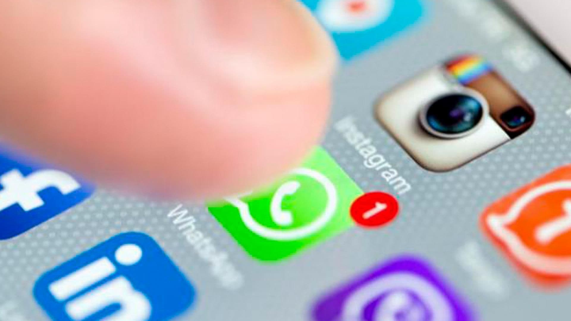 Dürfen Eltern und Lehrer eigentlich auf WhatsApp chatten?