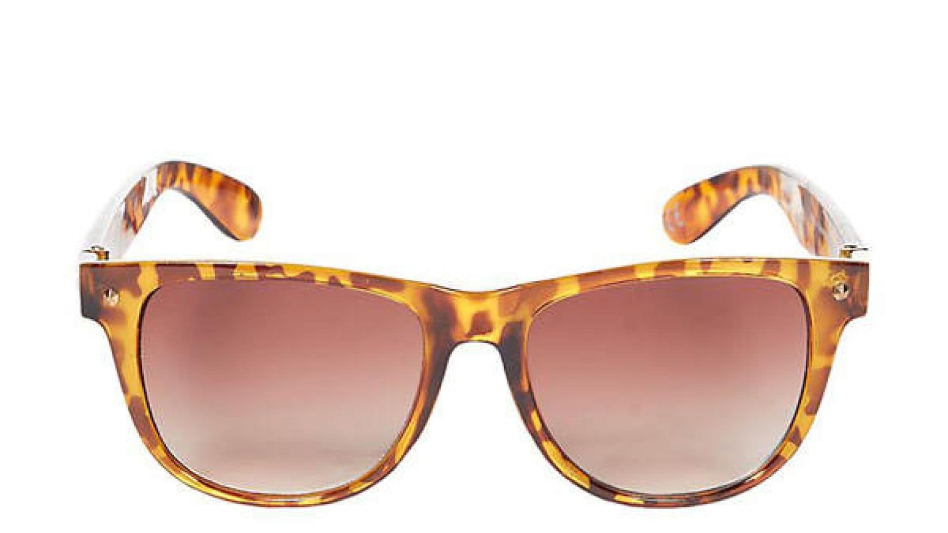 Helle Sonnenbrille von Newlook.com