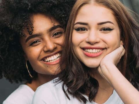 Freundschaftssprüche: 15 schöne Sprüche und Zitate zu Freundschaft